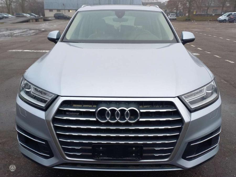 Grey Audi Q7 2017 in Siauliai, with an engine capacity of 3.00 L and mileage of 179 thousand km for 12300 €, photo 5 on AUTOMOTO.COM.LV