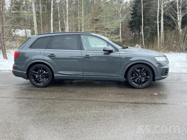Grey Audi Q7 2017 in Jelgava, with an engine capacity of 4.00 L and mileage of 228 thousand km for 29900 €, photo 6 on AUTOMOTO.COM.LV