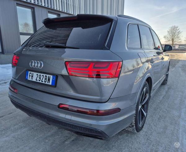 Grey Audi Q7 2017 in Panevezys, with an engine capacity of 2.97 L and mileage of 296 thousand km for 19999 €, photo 6 on AUTOMOTO.COM.LV