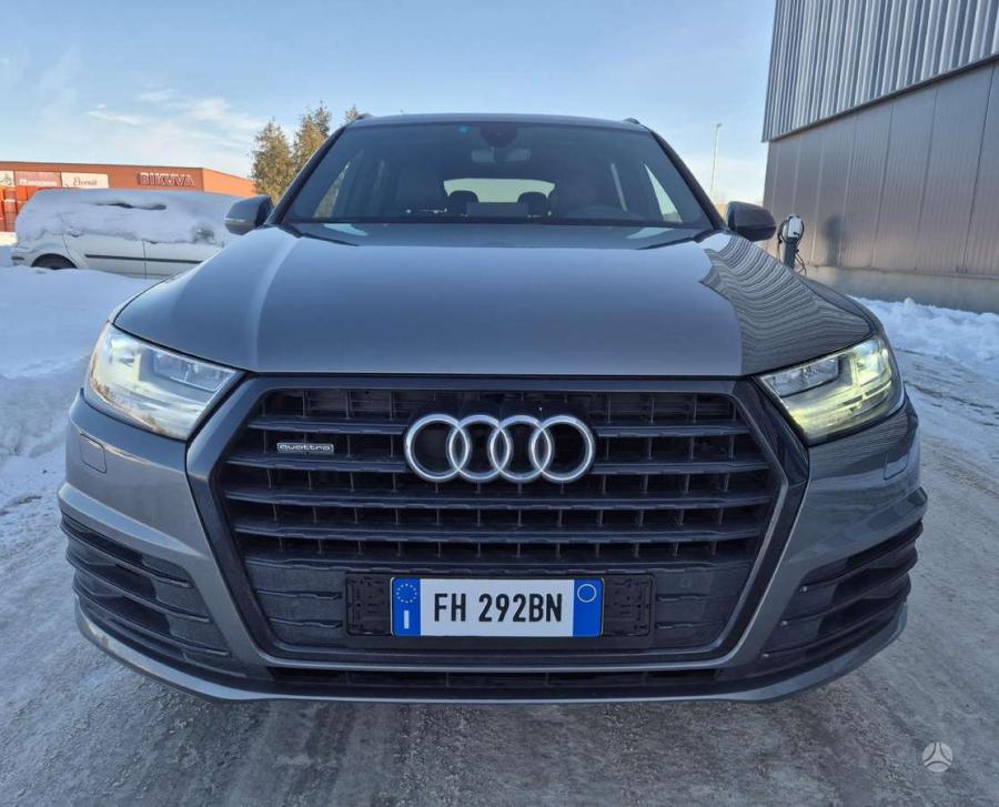 Grey Audi Q7 2017 in Panevezys, with an engine capacity of 2.97 L and mileage of 296 thousand km for 19999 €, photo 9 on AUTOMOTO.COM.LV