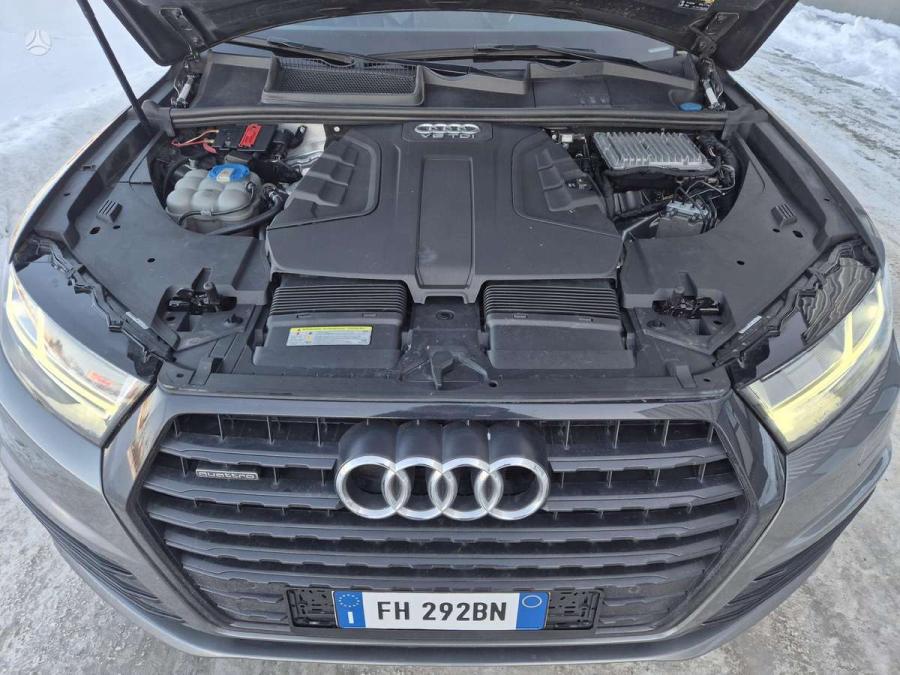 Grey Audi Q7 2017 in Panevezys, with an engine capacity of 2.97 L and mileage of 296 thousand km for 19999 €, photo 38 on AUTOMOTO.COM.LV
