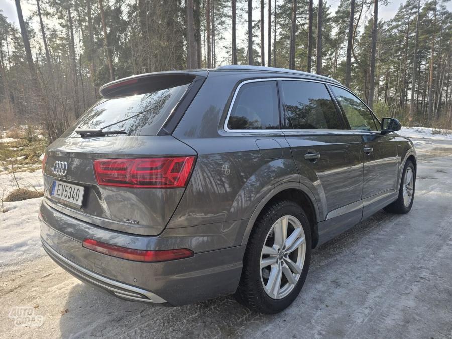 Grey Audi Q7 2017 in Vilnius, with an engine capacity of 3.00 L and mileage of 310 thousand km for 23000 €, photo 2 on AUTOMOTO.COM.LV