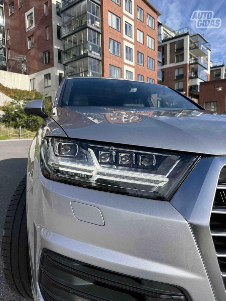 Grey Audi Q7 2017 in Taurage, with an engine capacity of 3.00 L and mileage of 170 thousand km for 26400 €, photo 18 on AUTOMOTO.COM.LV