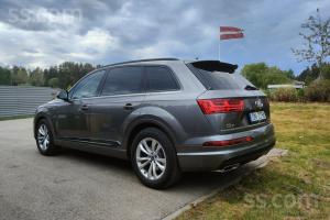 Grey Audi Q7 2017 in Riga, with an engine capacity of 3.00 L and mileage of 299 thousand km for 21950 €, photo 5 on AUTOMOTO.COM.LV