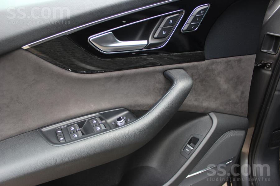 Grey Audi Q7 2017 in Riga, with an engine capacity of 3.00 L and mileage of 299 thousand km for 21950 €, photo 6 on AUTOMOTO.COM.LV