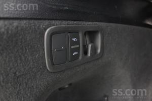 Grey Audi Q7 2017 in Riga, with an engine capacity of 3.00 L and mileage of 299 thousand km for 21950 €, photo 19 on AUTOMOTO.COM.LV