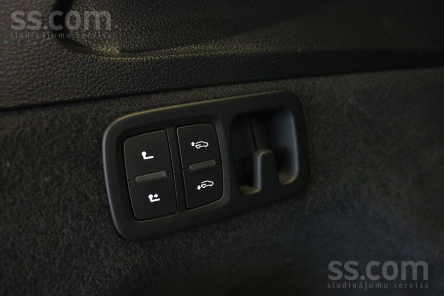 Pelēks Audi Q7 2017 Rīga, ar dzinēja tilpumu 4.00 L un nobraukumu 156 tūkst. km par 46500 €, foto 34 vietnē AUTOMOTO.COM.LV