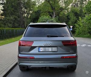 Grey Audi Q7 2017 in Vilnius, with an engine capacity of 3.00 L and mileage of 300 thousand km for 11900 €, photo 7 on AUTOMOTO.COM.LV