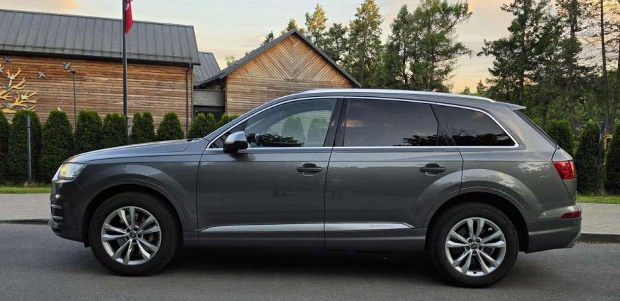 Grey Audi Q7 2017 in Vilnius, with an engine capacity of 3.00 L and mileage of 300 thousand km for 11900 €, photo 9 on AUTOMOTO.COM.LV