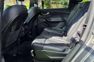 Grey Audi Q7 2017 in Vilnius, with an engine capacity of 3.00 L and mileage of 300 thousand km for 11900 €, photo 13 on AUTOMOTO.COM.LV