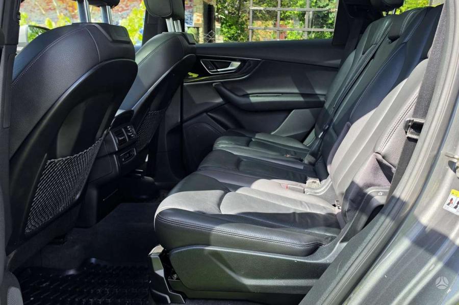Grey Audi Q7 2017 in Vilnius, with an engine capacity of 3.00 L and mileage of 300 thousand km for 11900 €, photo 13 on AUTOMOTO.COM.LV