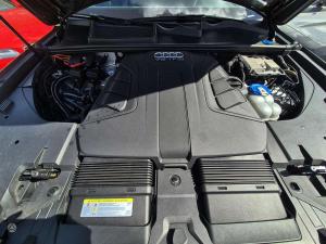 Pelēks Audi Q7 2017 Viļņa, ar dzinēja tilpumu 3.00 L un nobraukumu 108 tūkst. km par 21300 €, foto 31 vietnē AUTOMOTO.COM.LV