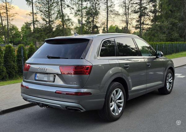 Grey Audi Q7 2017 in Vilnius, with an engine capacity of 3.00 L and mileage of 300 thousand km for 11800 €, photo 7 on AUTOMOTO.COM.LV