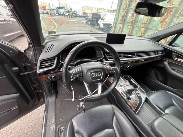 Grey Audi Q7 2017 in Kaunas, with an engine capacity of 3.00 L and mileage of 195 thousand km for 11300 €, photo 9 on AUTOMOTO.COM.LV