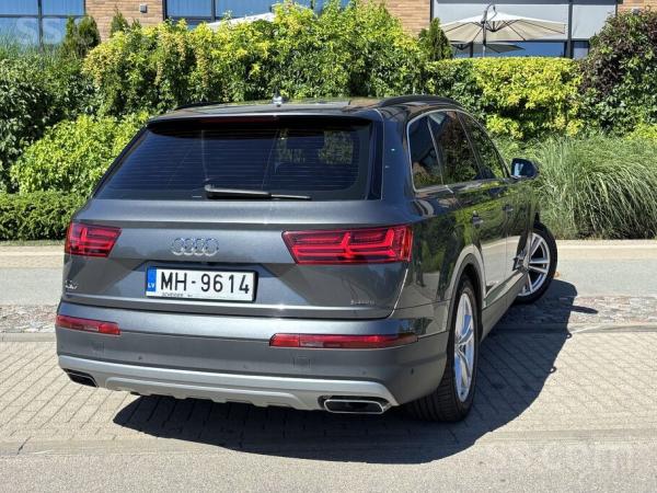 Grey Audi Q7 2017 in Riga, with an engine capacity of 3.00 L and mileage of 276 thousand km for 21450 €, photo 3 on AUTOMOTO.COM.LV