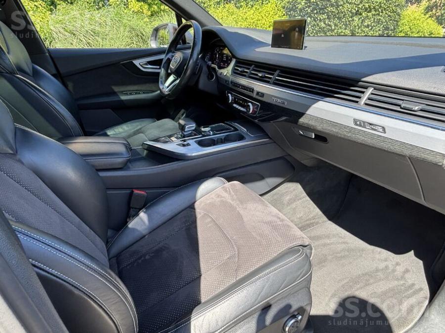 Grey Audi Q7 2017 in Riga, with an engine capacity of 3.00 L and mileage of 276 thousand km for 21450 €, photo 12 on AUTOMOTO.COM.LV