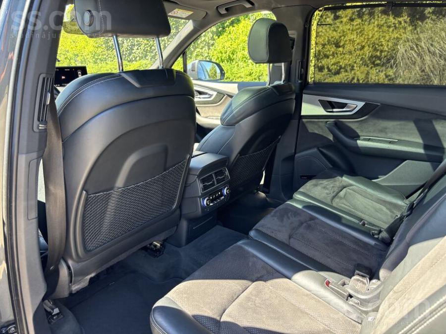 Grey Audi Q7 2017 in Riga, with an engine capacity of 3.00 L and mileage of 276 thousand km for 21450 €, photo 21 on AUTOMOTO.COM.LV