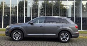 Grey Audi Q7 2017 in Vilnius, with an engine capacity of 3.00 L and mileage of 300 thousand km for 13200 €, photo 4 on AUTOMOTO.COM.LV