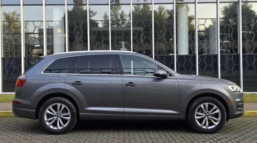 Grey Audi Q7 2017 in Vilnius, with an engine capacity of 3.00 L and mileage of 300 thousand km for 13200 €, photo 7 on AUTOMOTO.COM.LV