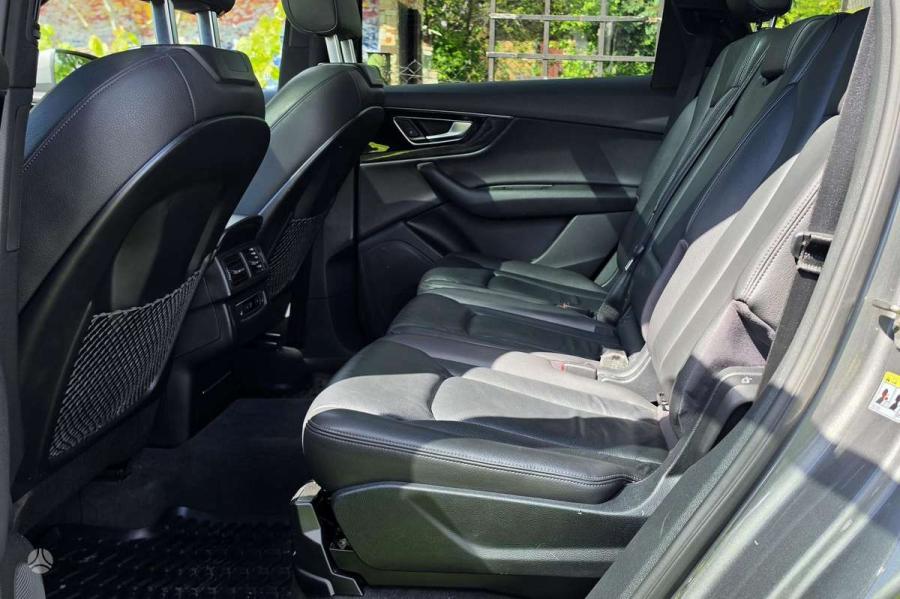 Grey Audi Q7 2017 in Vilnius, with an engine capacity of 3.00 L and mileage of 300 thousand km for 13200 €, photo 14 on AUTOMOTO.COM.LV