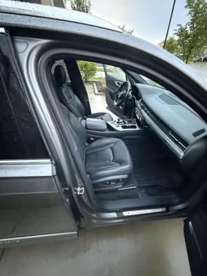 Grey Audi Q7 2017 in Klaipeda, with an engine capacity of 3.00 L and mileage of 155 thousand km for 21800 €, photo 7 on AUTOMOTO.COM.LV