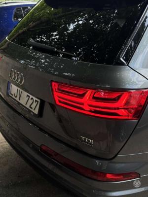 Grey Audi Q7 2017 in Vilnius, with an engine capacity of 2.97 L and mileage of 153 thousand km for 27000 €, photo 5 on AUTOMOTO.COM.LV