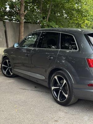 Grey Audi Q7 2017 in Vilnius, with an engine capacity of 2.97 L and mileage of 153 thousand km for 27000 €, photo 6 on AUTOMOTO.COM.LV