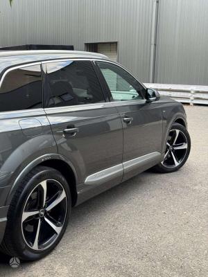 Grey Audi Q7 2017 in Vilnius, with an engine capacity of 2.97 L and mileage of 153 thousand km for 27000 €, photo 7 on AUTOMOTO.COM.LV
