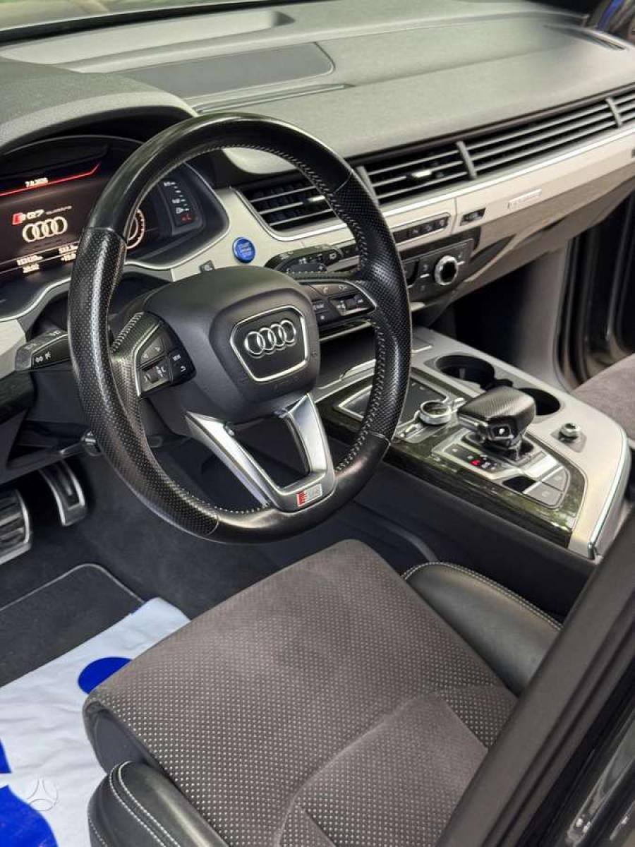Grey Audi Q7 2017 in Vilnius, with an engine capacity of 2.97 L and mileage of 153 thousand km for 27000 €, photo 13 on AUTOMOTO.COM.LV