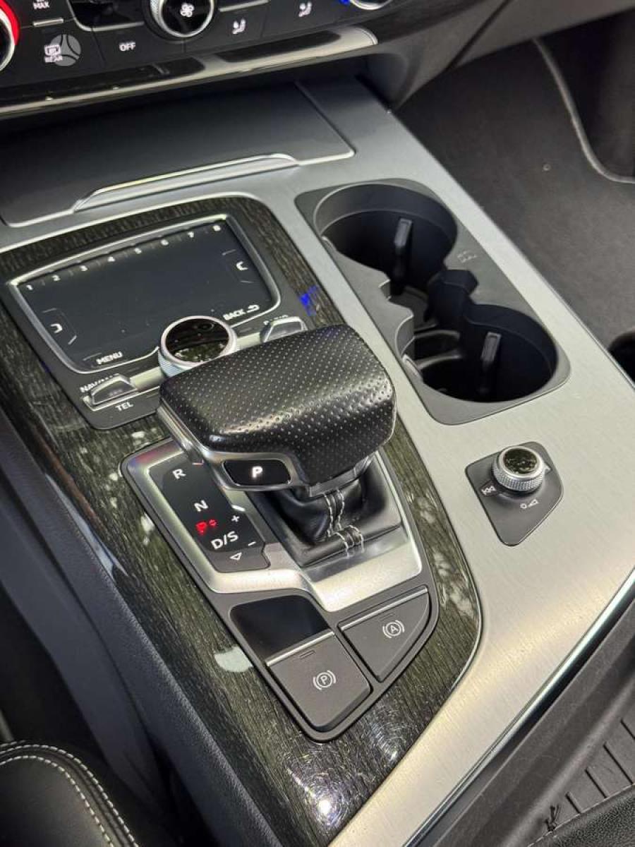Grey Audi Q7 2017 in Vilnius, with an engine capacity of 2.97 L and mileage of 153 thousand km for 27000 €, photo 15 on AUTOMOTO.COM.LV