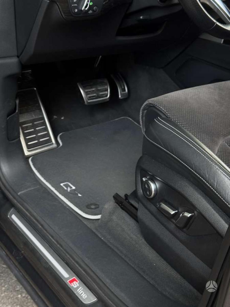 Grey Audi Q7 2017 in Vilnius, with an engine capacity of 2.97 L and mileage of 153 thousand km for 27000 €, photo 17 on AUTOMOTO.COM.LV