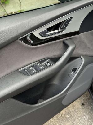 Grey Audi Q7 2017 in Vilnius, with an engine capacity of 2.97 L and mileage of 153 thousand km for 27000 €, photo 20 on AUTOMOTO.COM.LV