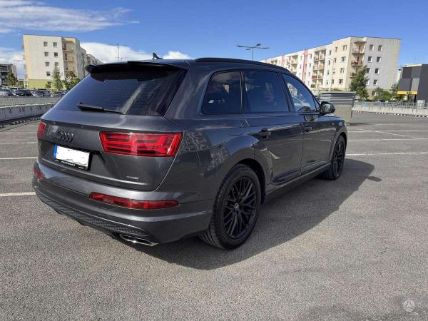Grey Audi Q7 2017 in Vilnius, with an engine capacity of 2.97 L and mileage of 226 thousand km for 25990 €, photo 7 on AUTOMOTO.COM.LV
