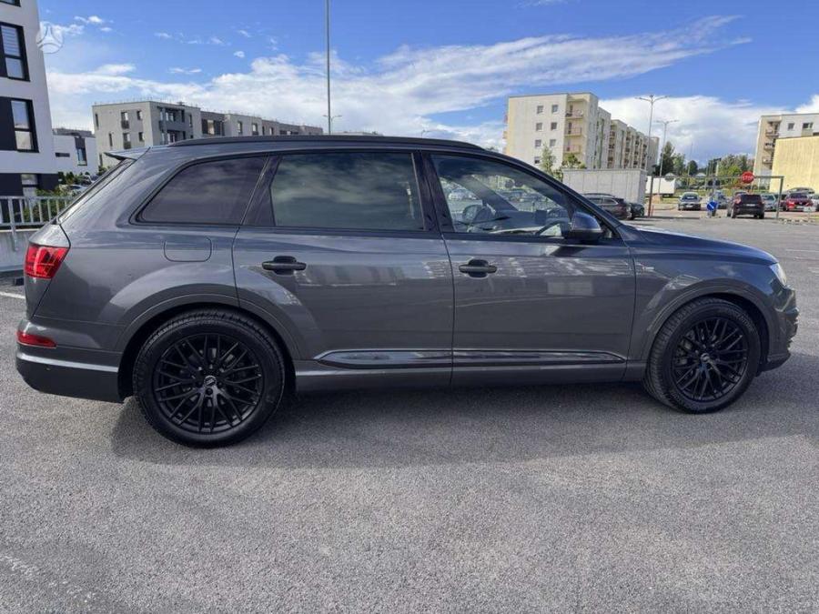 Grey Audi Q7 2017 in Vilnius, with an engine capacity of 2.97 L and mileage of 226 thousand km for 25990 €, photo 9 on AUTOMOTO.COM.LV