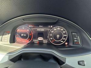 Grey Audi Q7 2017 in Vilnius, with an engine capacity of 2.97 L and mileage of 226 thousand km for 25990 €, photo 14 on AUTOMOTO.COM.LV