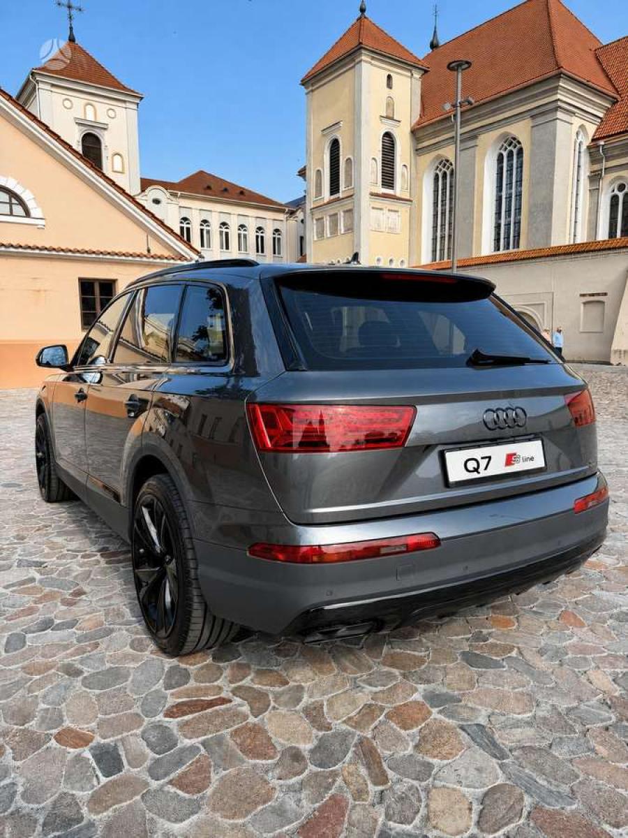 Grey Audi Q7 2017 in Kaunas, with an engine capacity of 2.97 L and mileage of 270 thousand km for 26500 €, photo 5 on AUTOMOTO.COM.LV