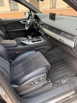 Grey Audi Q7 2017 in Kaunas, with an engine capacity of 2.97 L and mileage of 270 thousand km for 26500 €, photo 19 on AUTOMOTO.COM.LV