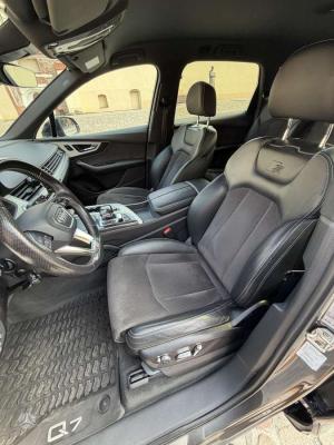 Grey Audi Q7 2017 in Kaunas, with an engine capacity of 2.97 L and mileage of 270 thousand km for 26500 €, photo 21 on AUTOMOTO.COM.LV