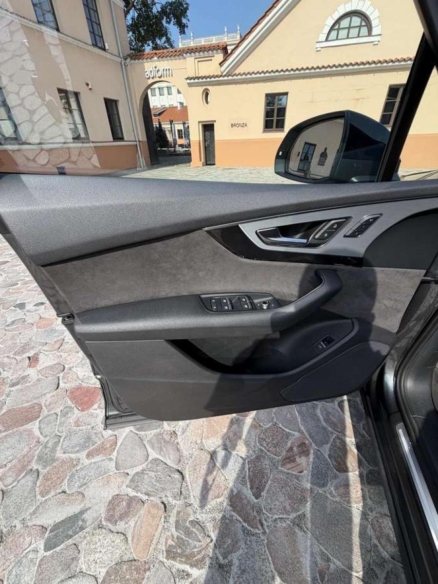 Grey Audi Q7 2017 in Kaunas, with an engine capacity of 2.97 L and mileage of 270 thousand km for 26500 €, photo 23 on AUTOMOTO.COM.LV
