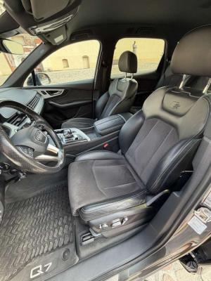 Grey Audi Q7 2017 in Kaunas, with an engine capacity of 2.97 L and mileage of 270 thousand km for 26500 €, photo 25 on AUTOMOTO.COM.LV