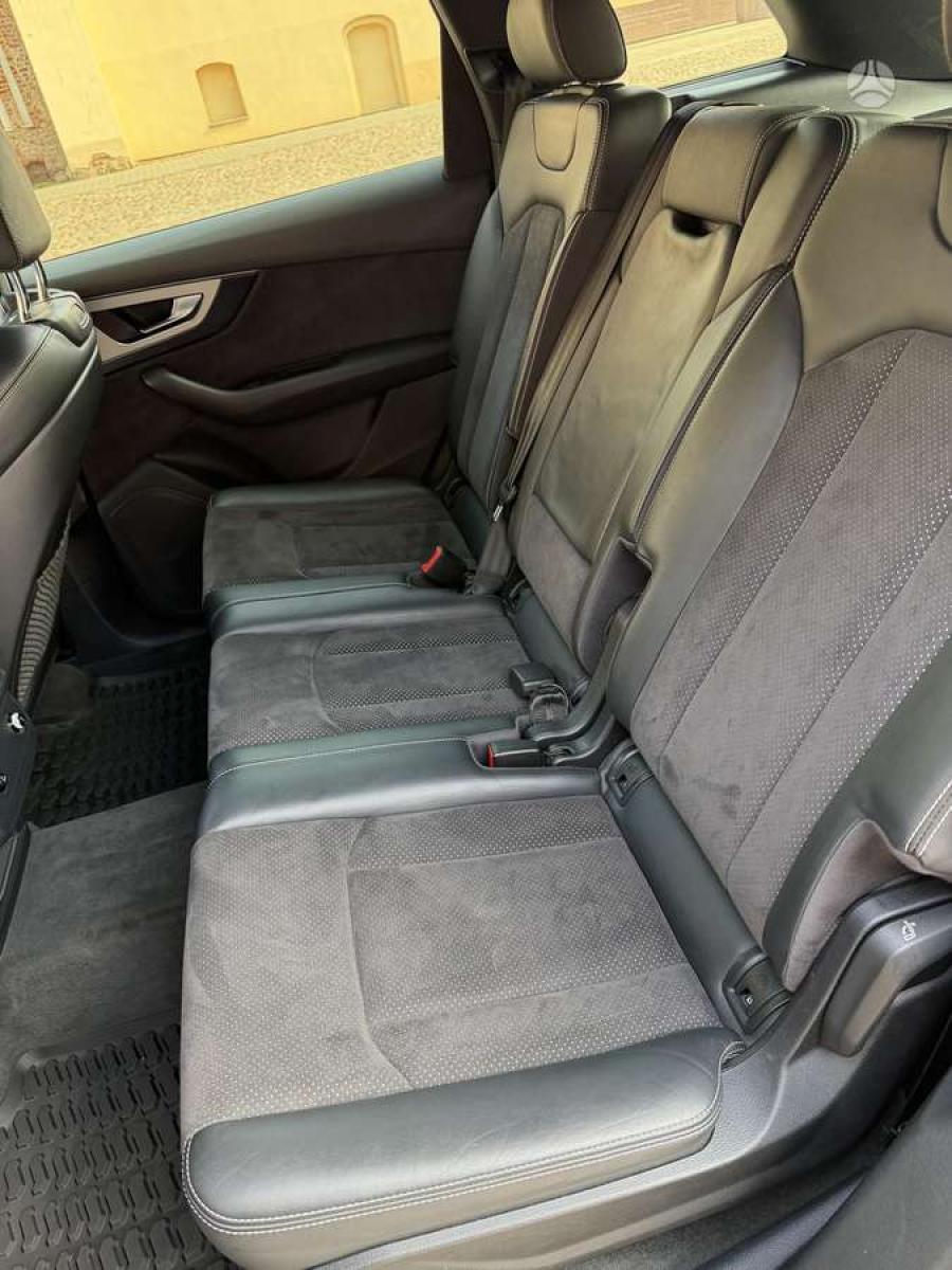 Grey Audi Q7 2017 in Kaunas, with an engine capacity of 2.97 L and mileage of 270 thousand km for 26500 €, photo 26 on AUTOMOTO.COM.LV