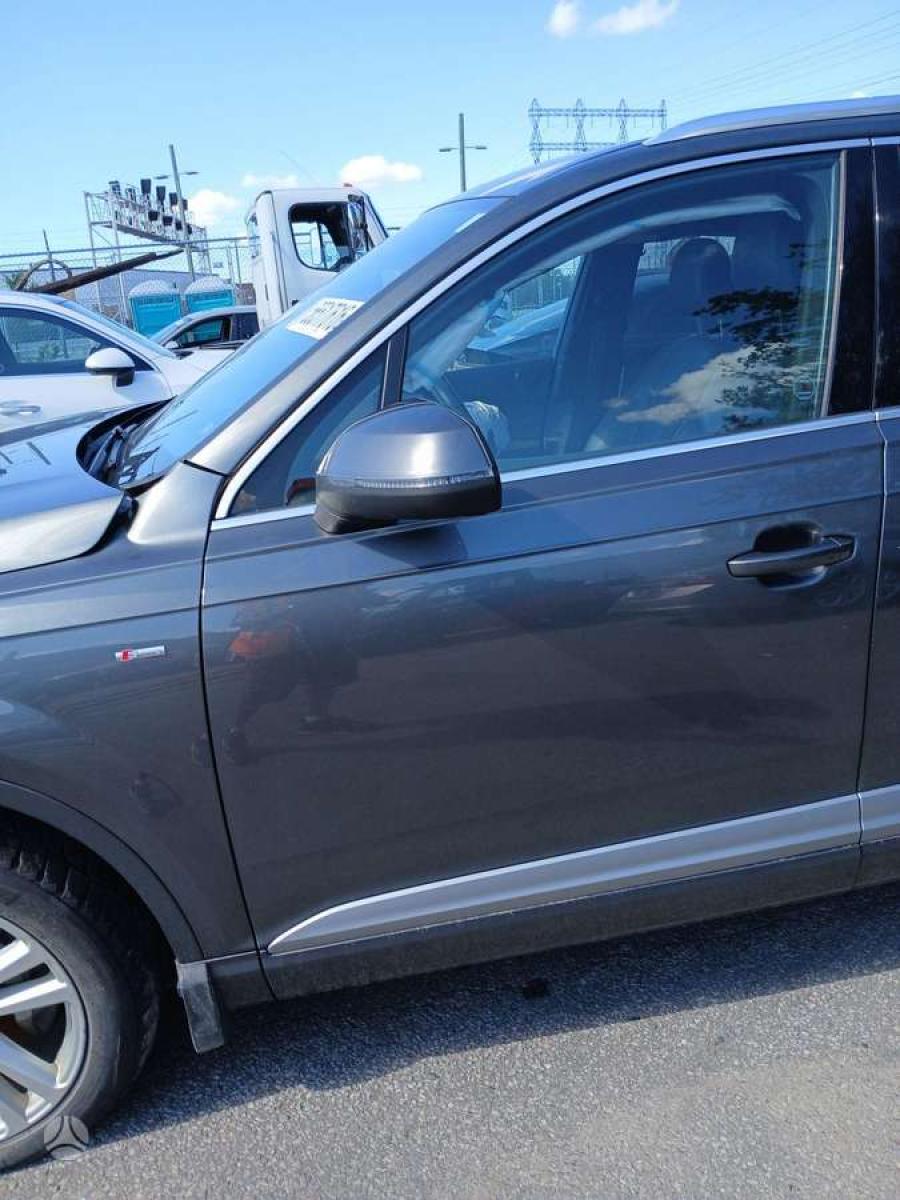 Pelēks Audi Q7 2017 Viļņa, ar dzinēja tilpumu 3.00 L un nobraukumu 170 tūkst. km par 10200 €, foto 14 vietnē AUTOMOTO.COM.LV