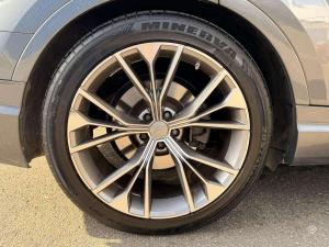 Grey Audi Q7 2017 in Salcininkai, with an engine capacity of 2.97 L and mileage of 353 thousand km for 23000 €, photo 7 on AUTOMOTO.COM.LV