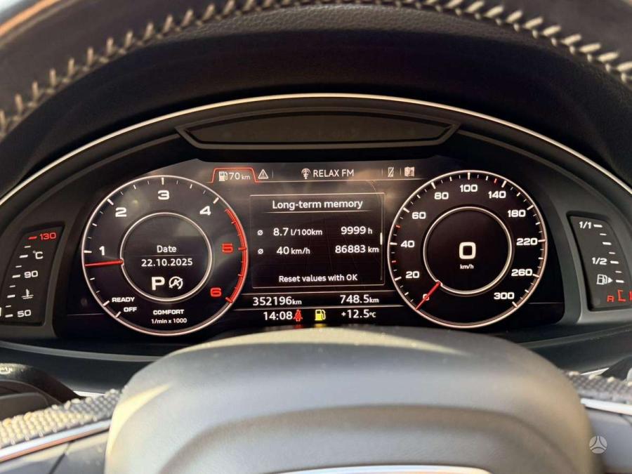 Grey Audi Q7 2017 in Salcininkai, with an engine capacity of 2.97 L and mileage of 353 thousand km for 23000 €, photo 12 on AUTOMOTO.COM.LV