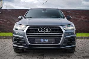 Grey Audi Q7 2017 in Marijampole, with an engine capacity of 2.97 L and mileage of 263 thousand km for 25950 €, photo 3 on AUTOMOTO.COM.LV