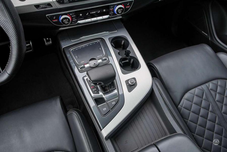 Grey Audi Q7 2017 in Marijampole, with an engine capacity of 2.97 L and mileage of 263 thousand km for 25950 €, photo 21 on AUTOMOTO.COM.LV