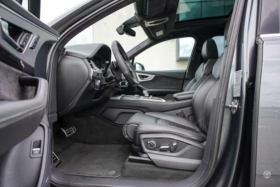 Grey Audi Q7 2017 in Marijampole, with an engine capacity of 2.97 L and mileage of 263 thousand km for 25950 €, photo 30 on AUTOMOTO.COM.LV