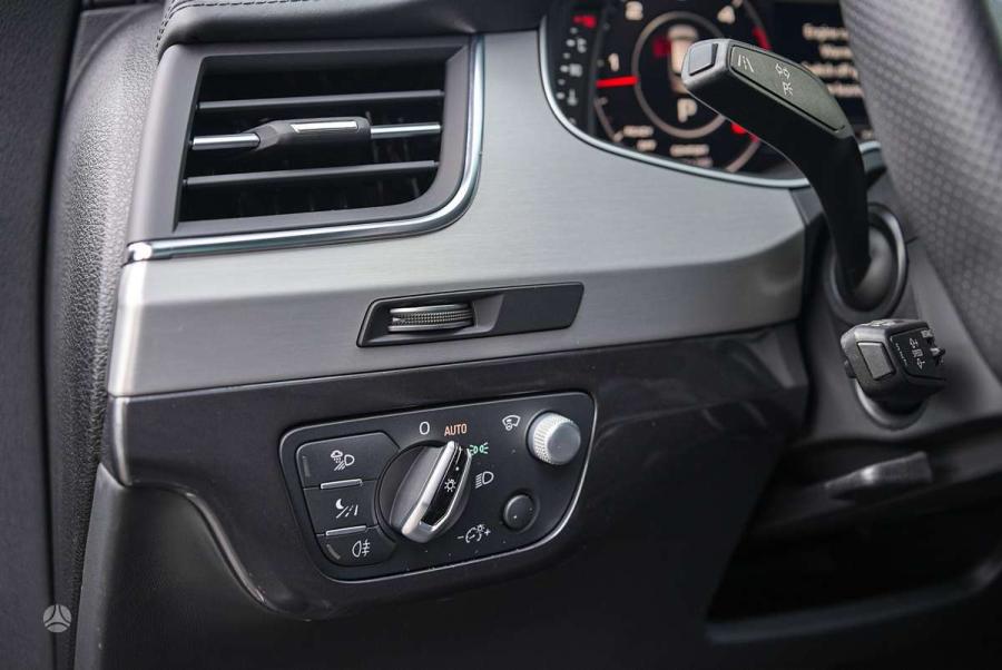 Grey Audi Q7 2017 in Marijampole, with an engine capacity of 2.97 L and mileage of 263 thousand km for 25950 €, photo 33 on AUTOMOTO.COM.LV