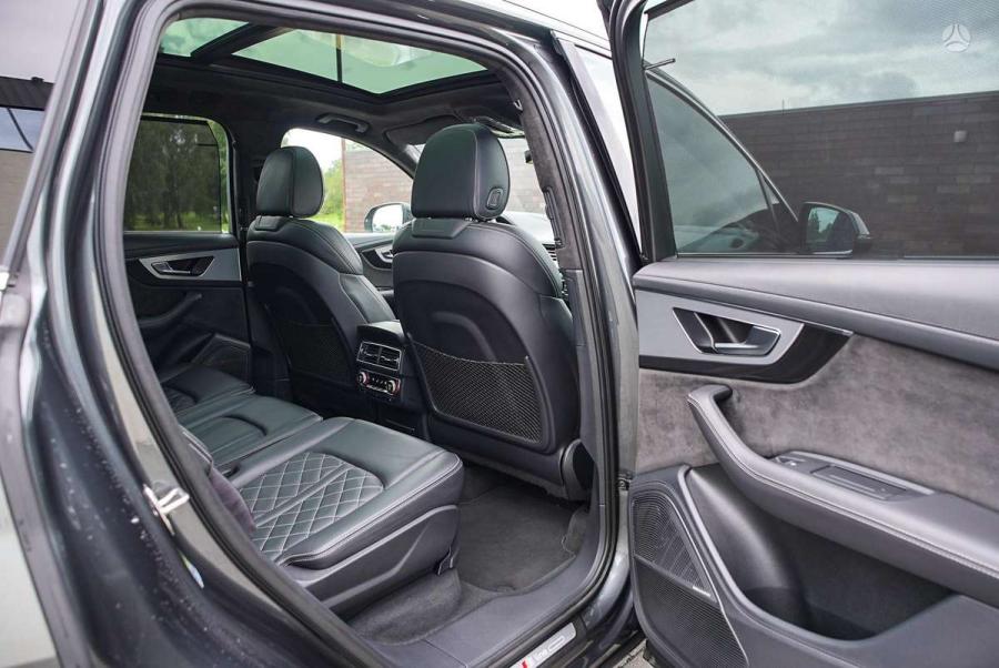 Grey Audi Q7 2017 in Marijampole, with an engine capacity of 2.97 L and mileage of 263 thousand km for 25950 €, photo 41 on AUTOMOTO.COM.LV