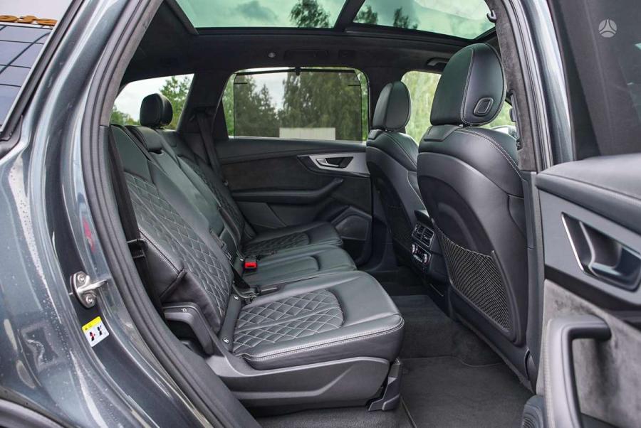 Grey Audi Q7 2017 in Marijampole, with an engine capacity of 2.97 L and mileage of 263 thousand km for 25950 €, photo 42 on AUTOMOTO.COM.LV